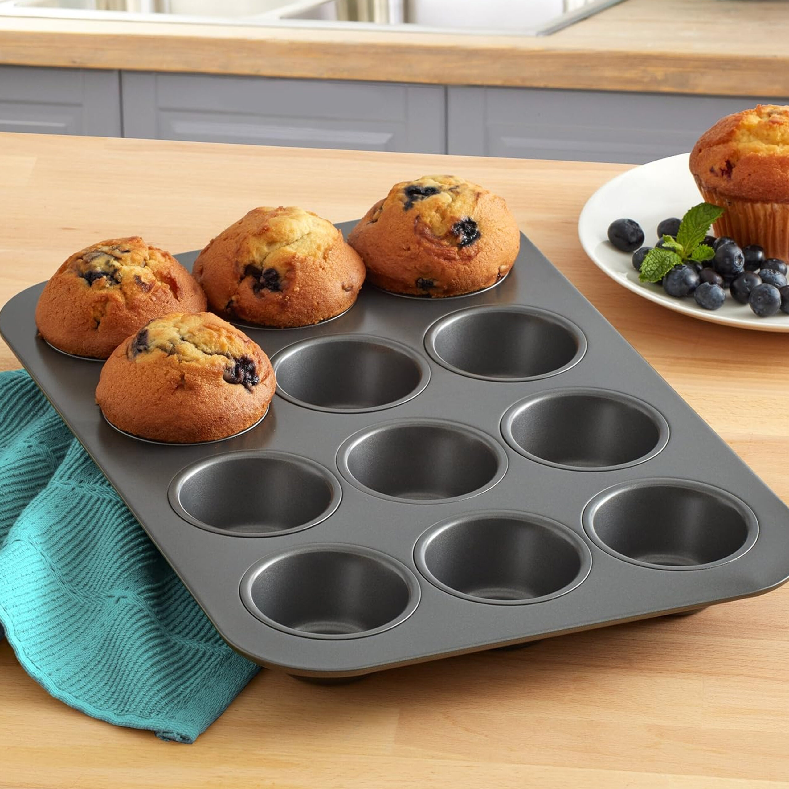 REGULAR MUFFIN PAN WITH BAKING CUPS 12 CUP Hasmart